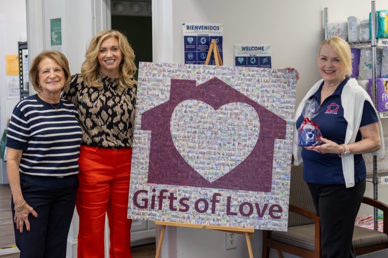Gifts of Love State Representative Eleni Kavros DeGraw Visits Gifts of ...